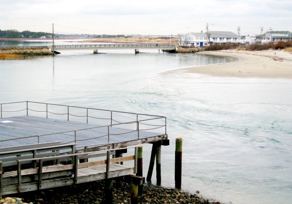 Footbridge Beach - Things To Do & Where To Stay 🏖️